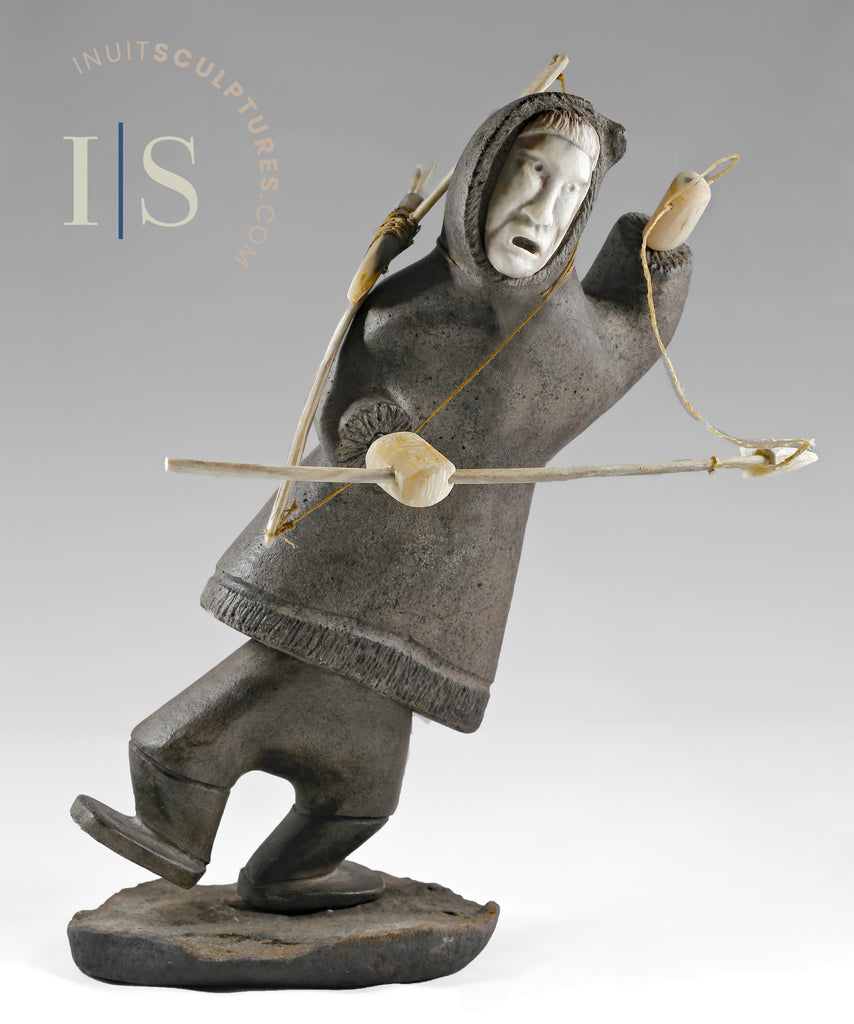 Chasseur de 12 po avec arc et flèche Moïse Kamookak Gjoa Haven ...